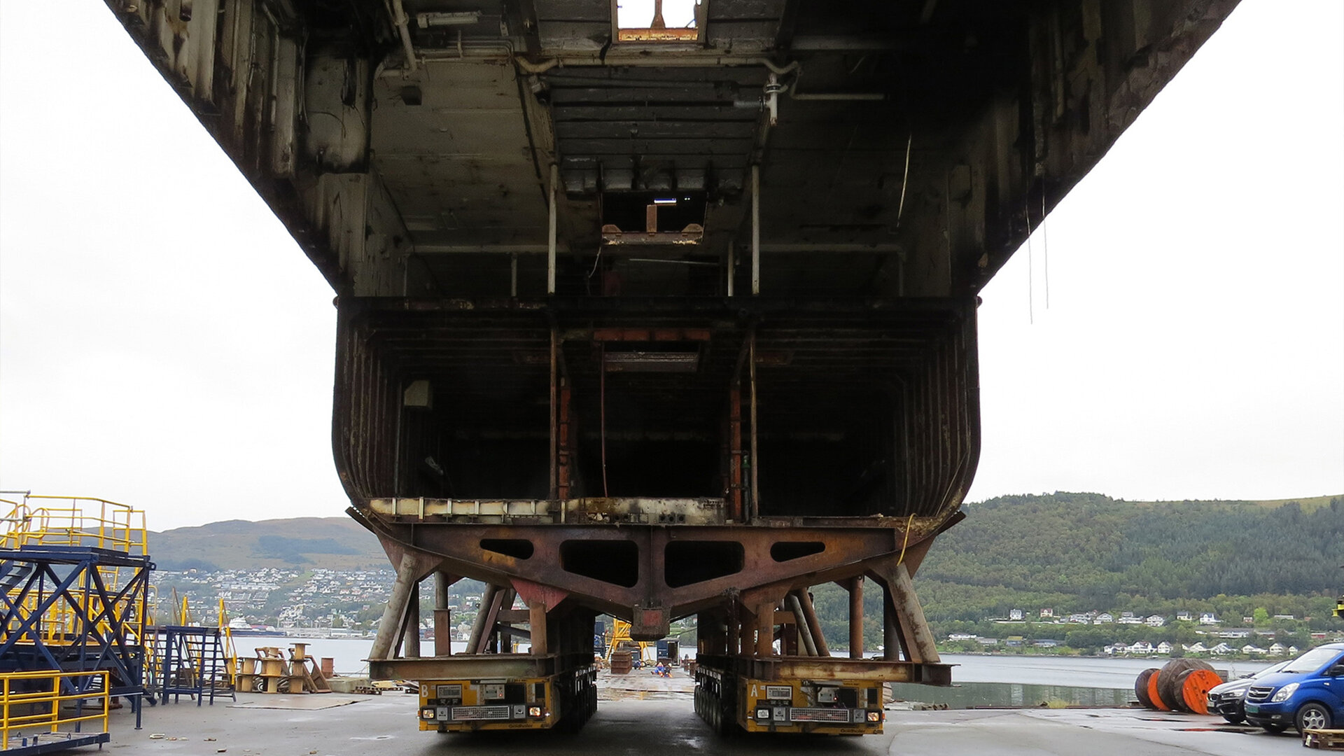 Frakta fiskebåt til Kleven | Ulstein