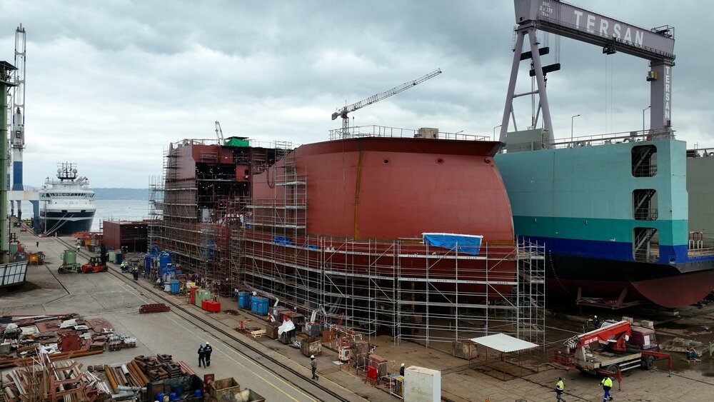 Anchor Handling (AHTS) & Oceangoing Tugs | Vessel portfolio | Ulstein