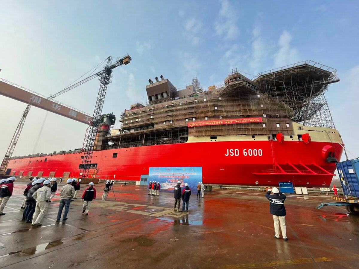 Launching of the JSD6000 heavylift vessel | Ulstein