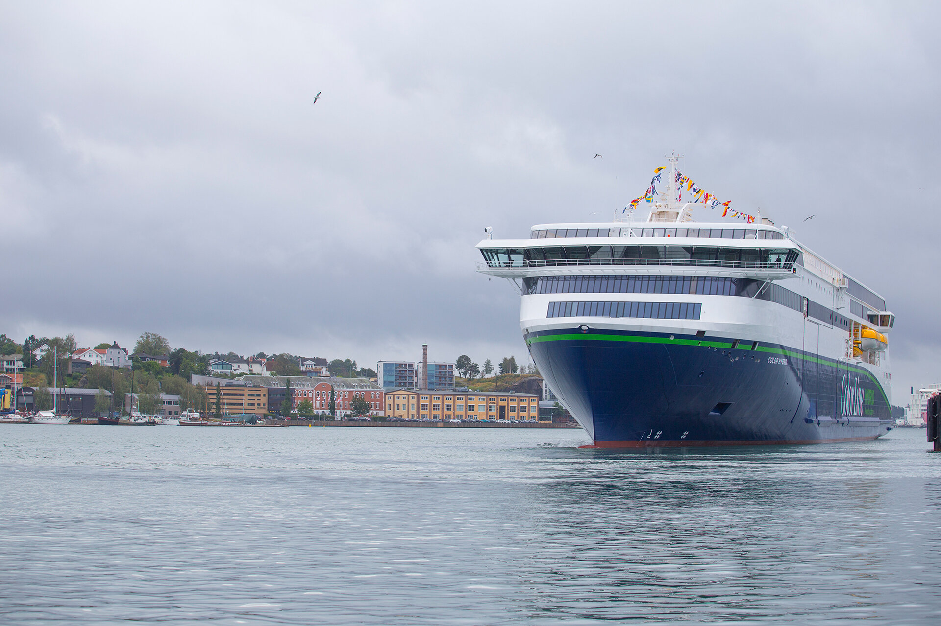 Naming of the Color Hybrid | Ulstein