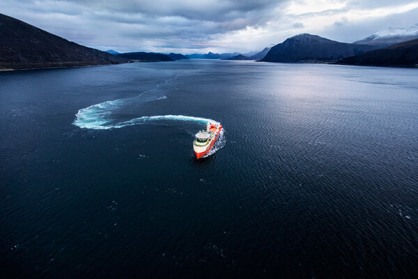 SX174 | Subsea vessel operations | X-BOW ship design | Ulstein