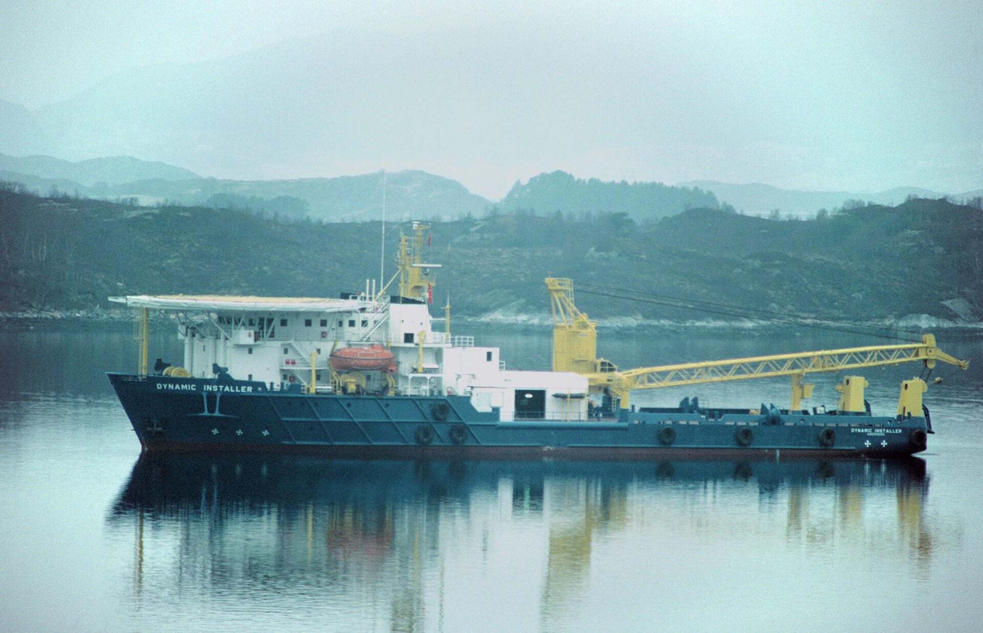 Yno 186 - Dynamic Installer (Oceanic Installer) | Ulstein