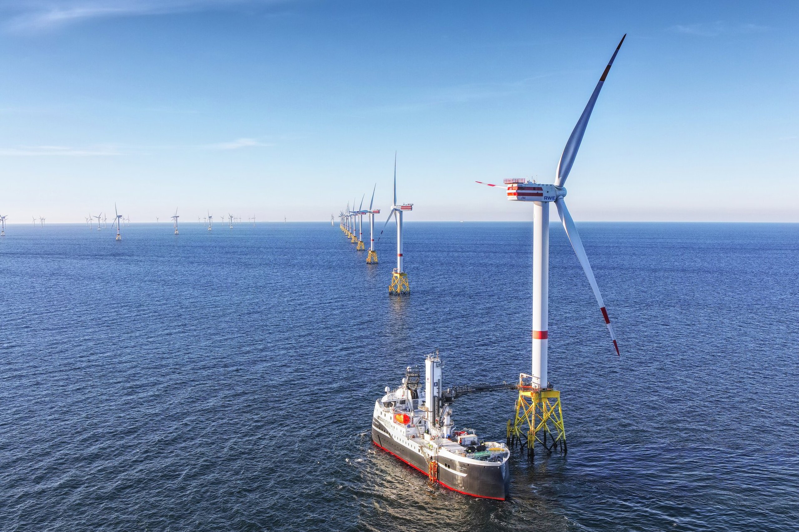 Download your TWIN X-STERN® E-Book | Ulstein