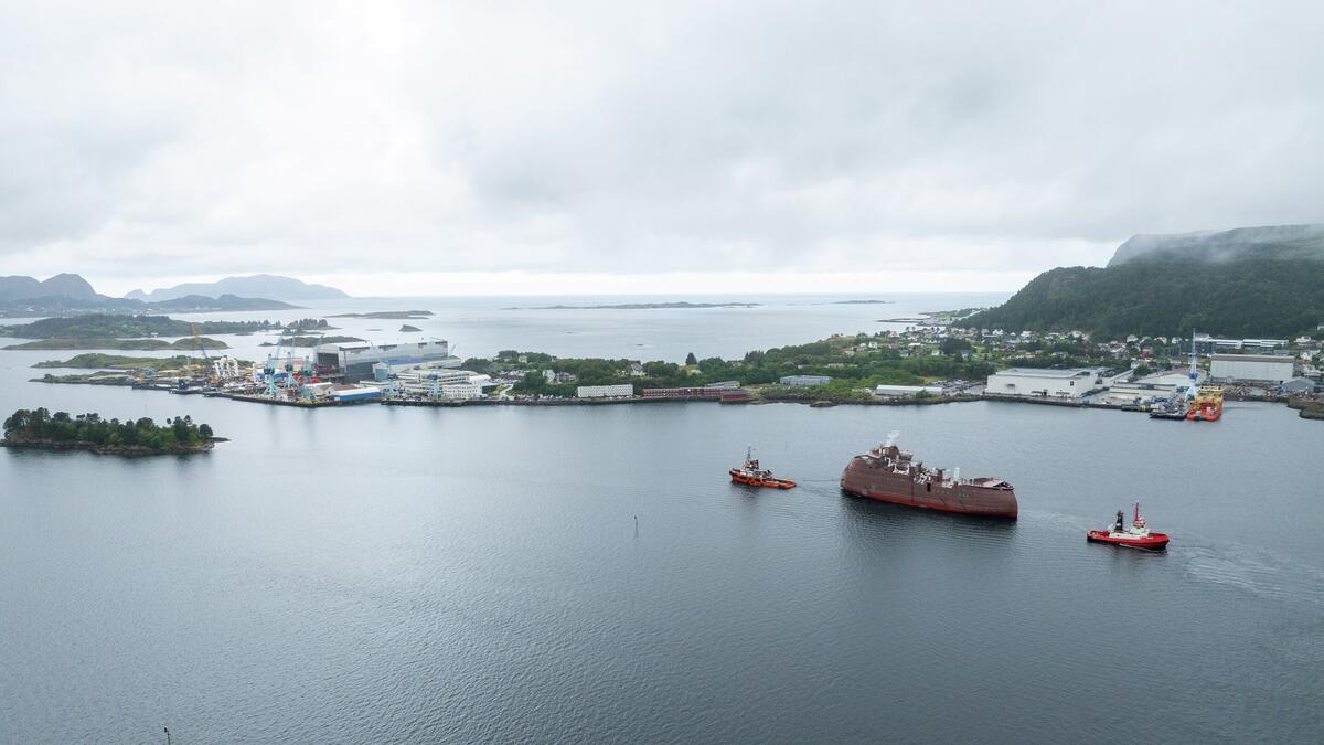 Service operation vessels (SOV/CSOV) for offshore wind | Ulstein