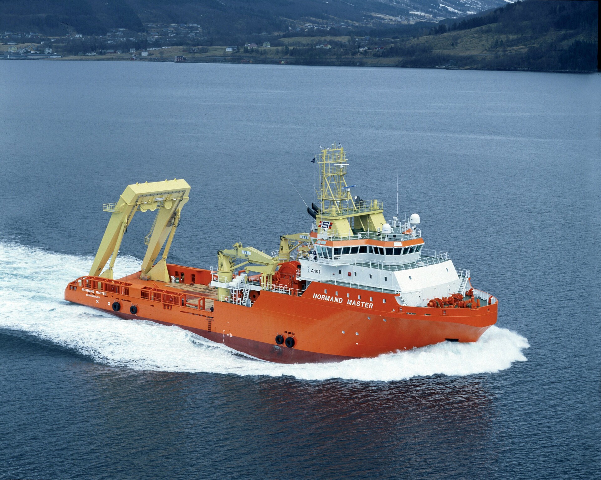 Anchor Handling Tug Supply | Ulstein