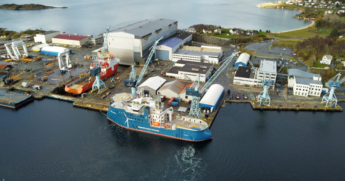 Ulstein Verft firms up service contracts | Ulstein